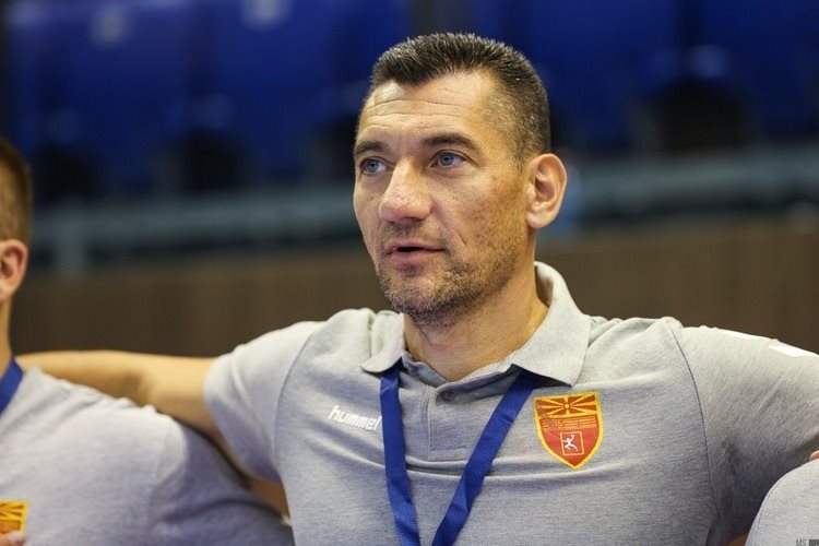 Раде Стојановиќ го скрати списокот на ракометари пред подготовките за ...